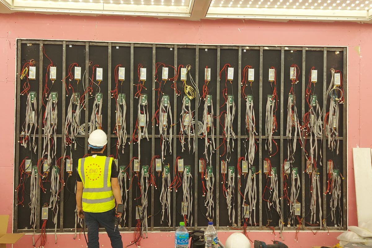 1° LED Installation at Huawei: Immersive Visual Experience